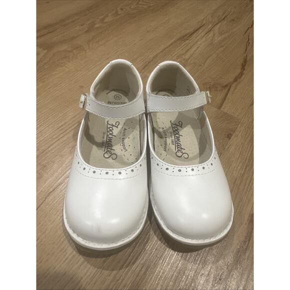 FootMates | Shoes | Footmates Mary Jane Dress Leather Shoe White 2m ...